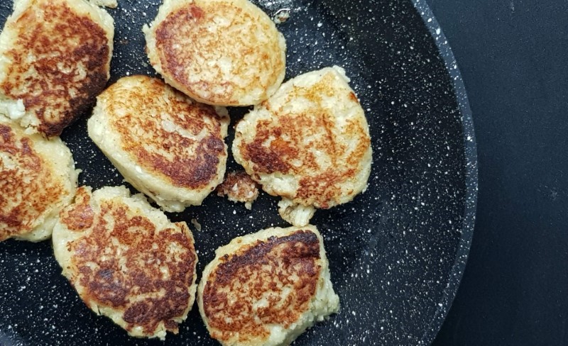 Blomkålsfrikadeller (vegetar frikadeller) | GastroFun.dk